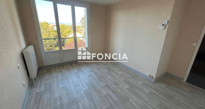 Appartement 2 pièces à Hors Centre Ville, Le Coteau, à louer