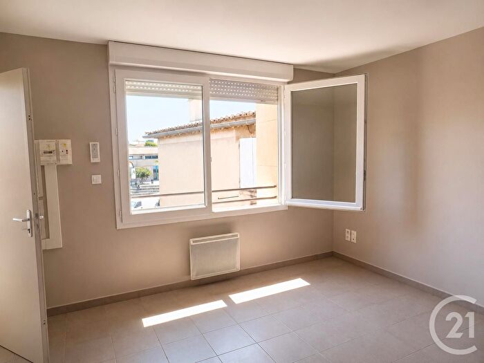 Bagnols-sur-Cèze, Centre-ville : Appartement 1 pièce à louer