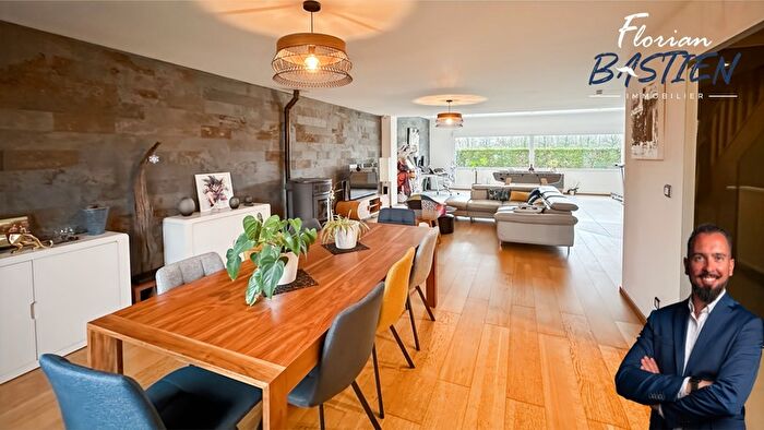 Maison à vendre - Vicq - 7 pièces - 5 chambres