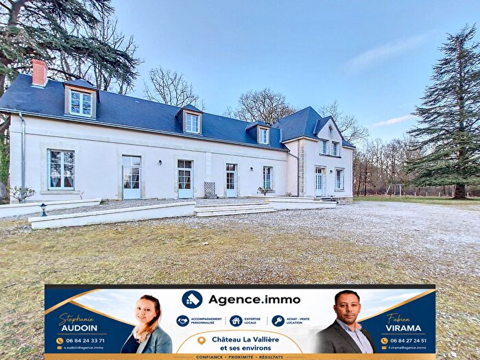 Maison 10 pièces à Château-la-Vallière, à vendre