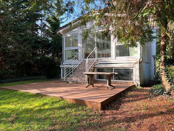 Maison à vendre - Saint-Rémy-lHonoré - 7 pièces - 4 chambres