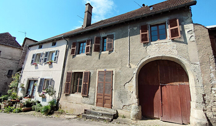 Maison à vendre - Montbozon - 5 pièces - 3 chambres