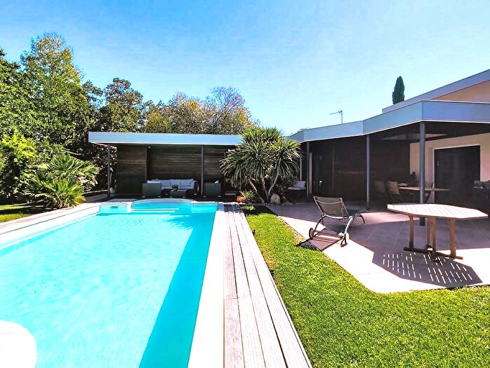 Maison 7 pièces à vendre à Saint-Aubin-de-Médoc