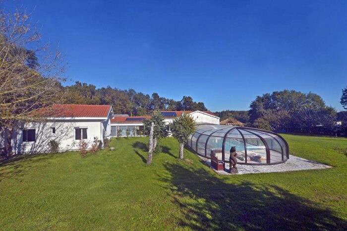 Maison à vendre - Grézac - 13 pièces - 5 chambres