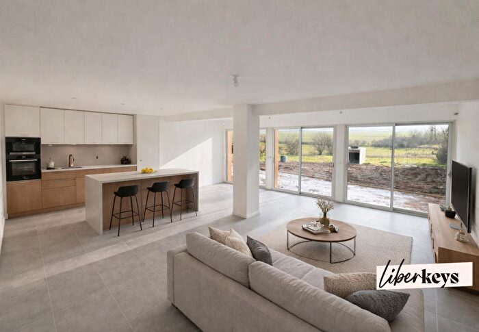 Maison à vendre - Beynes - 5 pièces - 4 chambres