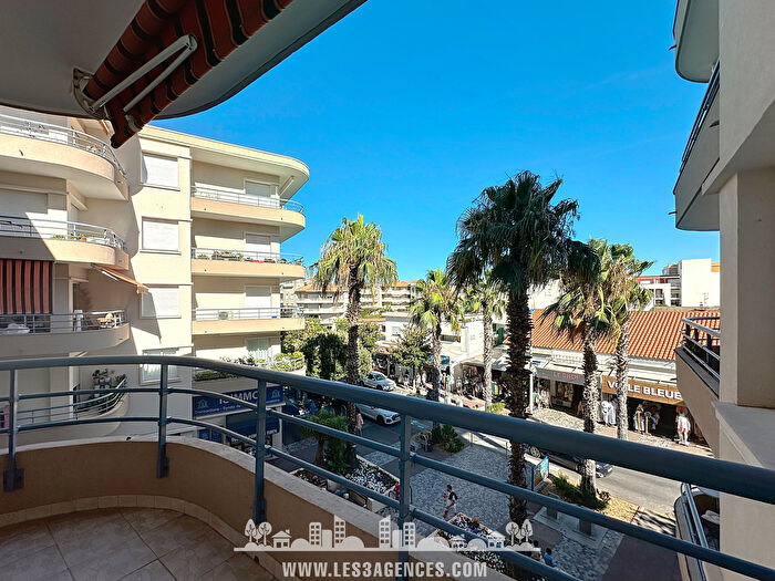 Appartement à vendre - Cavalaire-sur-Mer, Centre-ville - 3 pièces - 2 chambres