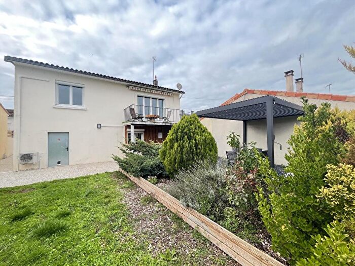 Maison à vendre - Cognac, Crouin - 4 pièces - 3 chambres