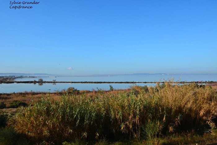 Appartement à vendre - Vitrolles, Bords de létang, Tribales, Ferme de Croze - 2 pièces - 1 chambre