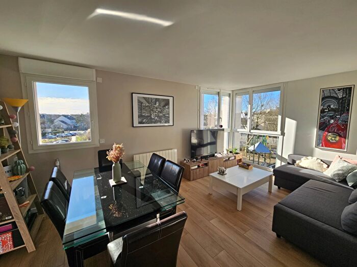 Appartement à vendre - Élancourt, Les Petits Prés - 2 pièces - 1 chambre