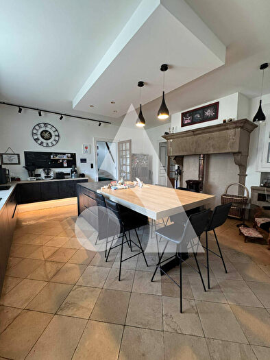 Maison à vendre - Vittel - 8 pièces - 4 chambres