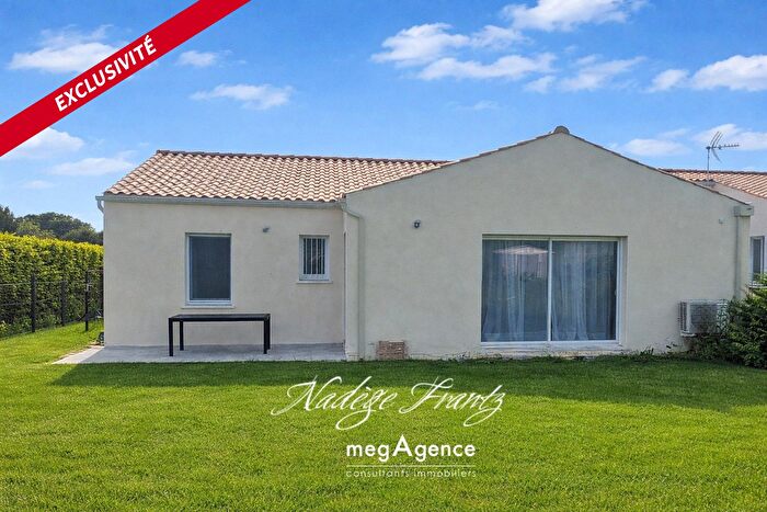 Maison à vendre - Saint-Hilaire-de-Villefranche - 4 pièces - 3 chambres