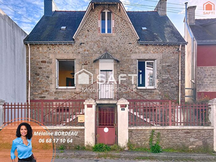 Maison à vendre - Locminé - 5 pièces - 4 chambres