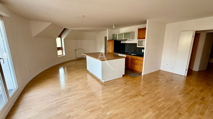 Appartement à louer - Nanterre, Plateau - 5 pièces - 3 chambres