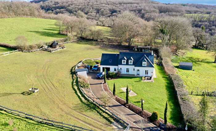 Maison à vendre - Saint-Germain-des-Champs - 8 pièces - 4 chambres