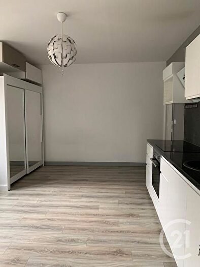 Appartement 1 pièce à Ivry-la-Bataille, à louer