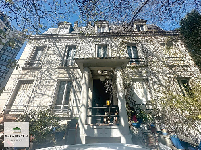 Maison à vendre - Paris e , Bel-Air, Sud - 10 pièces - 1 chambre