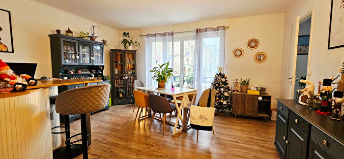 Appartement à louer - Évreux, Centre-ville - 4 pièces - 3 chambres