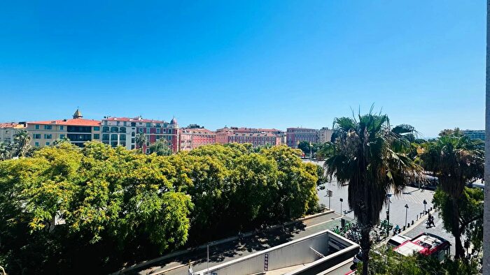 Nice, Centre-ville : Appartement 4 pièces à vendre