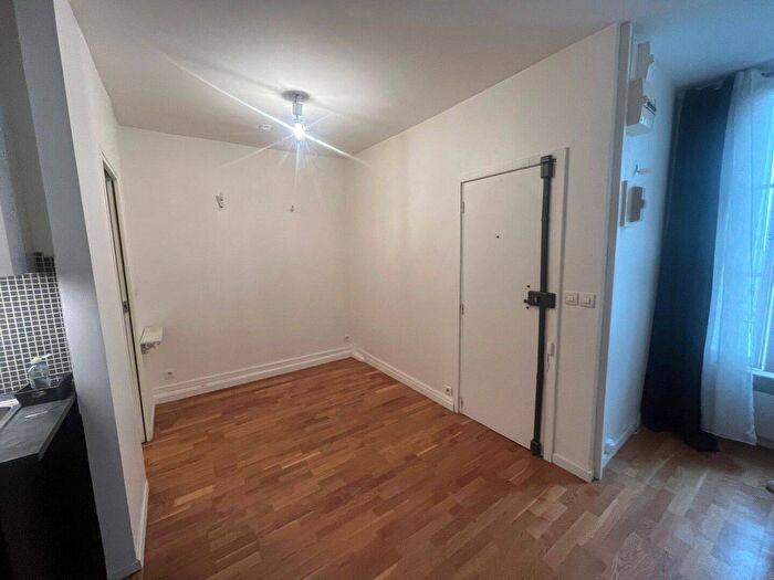 Appartement à louer - Notre Dame, Versailles - 2 pièces - 1 chambre