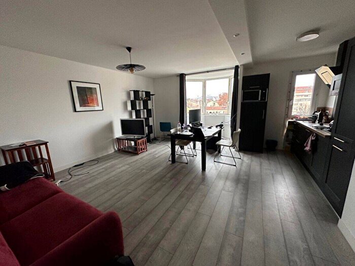 Appartement 2 pièces à louer à Saint Louis, Lyon 7ème arrondissement