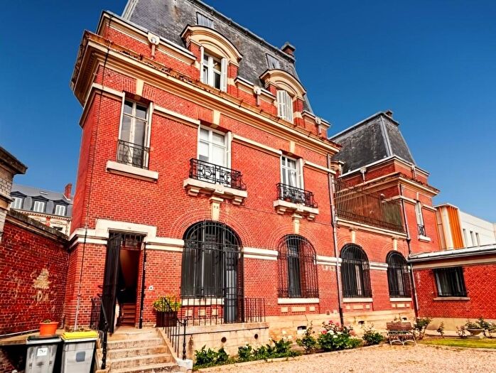 Appartement 6 pièces à Elbeuf, La Cerisaie, Cours Carnot, à vendre