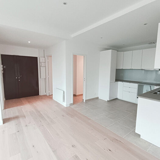 Appartement à louer - Suresnes, République - 5 pièces - 4 chambres