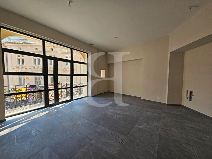 Appartement à vendre - Orange, Centre-ville - 4 pièces - 2 chambres