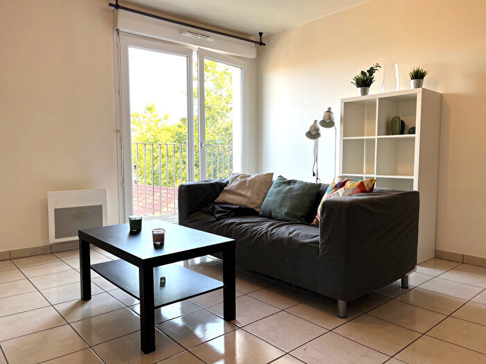 Vaulx-en-Velin, Village : Appartement 2 pièces à vendre