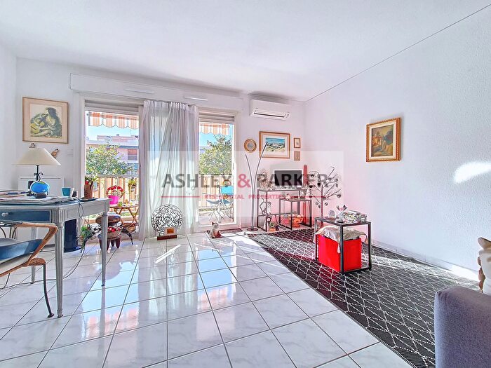Appartement à vendre - Cagnes-sur-Mer, Le Cros de Cagnes, Les Vespins - 3 pièces - 2 chambres