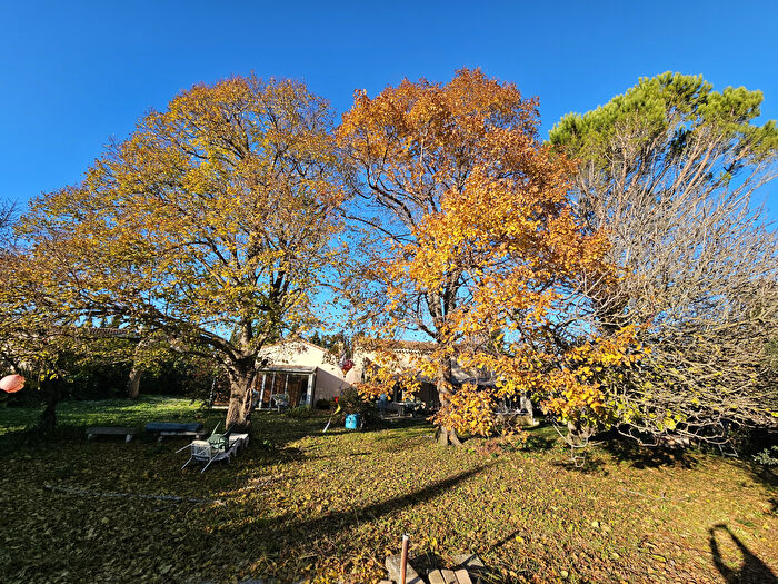 Maison à vendre - Arles, Pont de Crau, Moulès - 4 pièces - 3 chambres