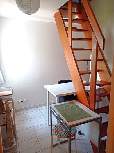 Appartement à louer - Viaduc Ouest, Orsay - 1 pièce