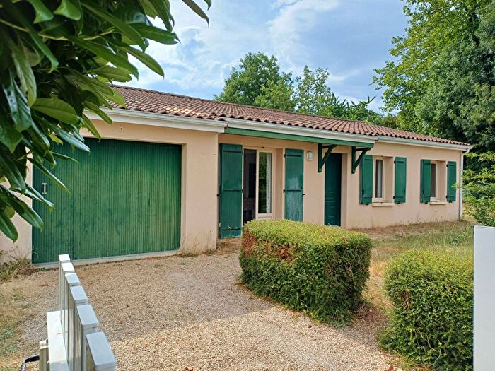Maison à vendre - Vouillé - 4 pièces - 3 chambres