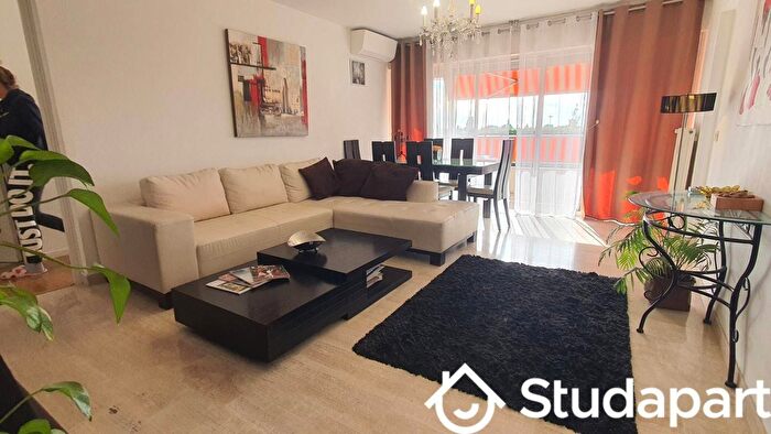 Appartement à louer - Fontmerle, Antibes - 2 pièces