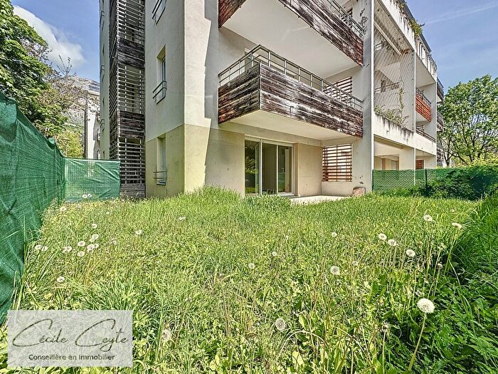 Appartement à vendre - Meylan, Centre-ville - 4 pièces - 3 chambres