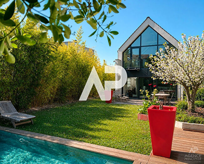 Rueil-Malmaison, Mont Valerien - Maison 8 pièces à vendre