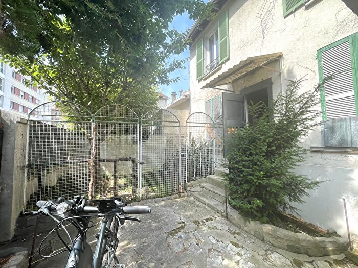 Nanterre, Plateau : Maison 6 pièces à vendre