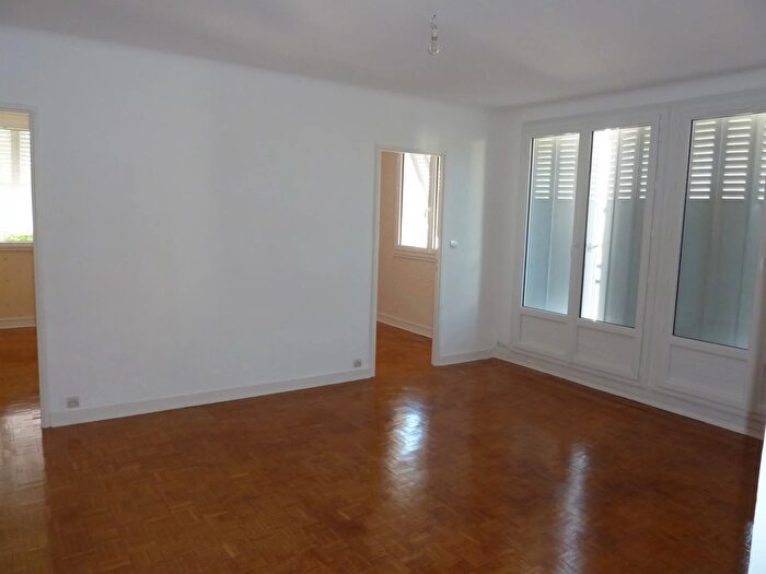 Appartement à louer - Bourgoin-Jallieu, Champaret, Boussieu - 3 pièces - 2 chambres