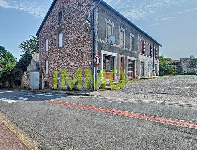 Maison à vendre - La Jonchère-Saint-Maurice - 8 pièces - 6 chambres