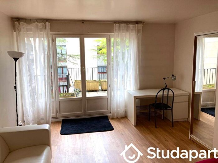 Appartement à louer - Hacquinière-Paris-Chevreuse, Bures-sur-Yvette - 1 pièce - 1 chambre