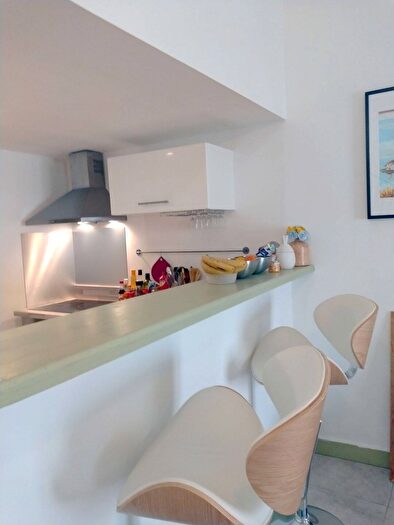 Appartement à louer - Arles - 2 pièces - 1 chambre