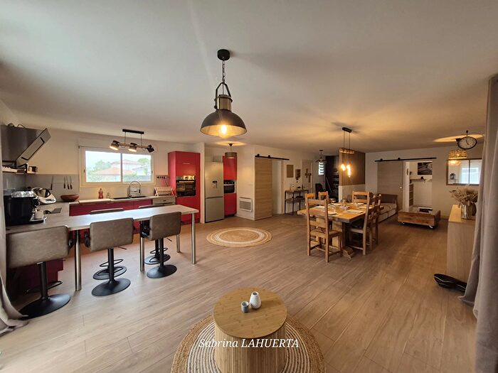 Maison à vendre - Bon-Encontre - 4 pièces - 3 chambres