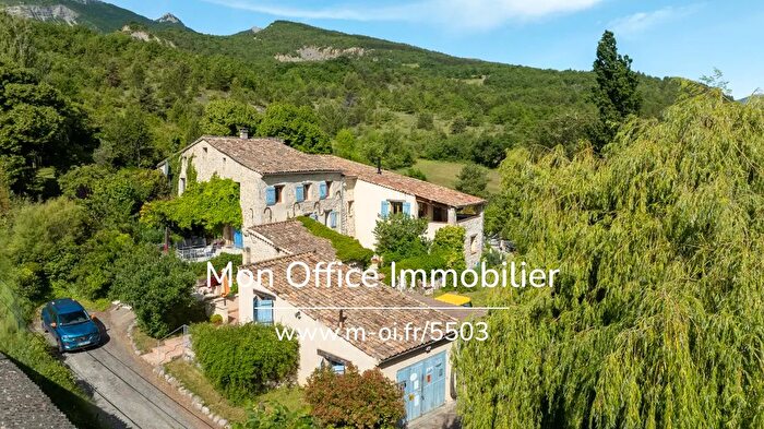 Maison à vendre - Ribiers - 13 pièces - 11 chambres