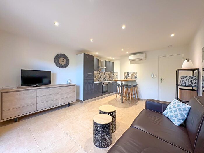 Appartement à vendre - Bormes-les-Mimosas, Fontêtes, Bastide Neuve, Patelin - 2 pièces - 1 chambre