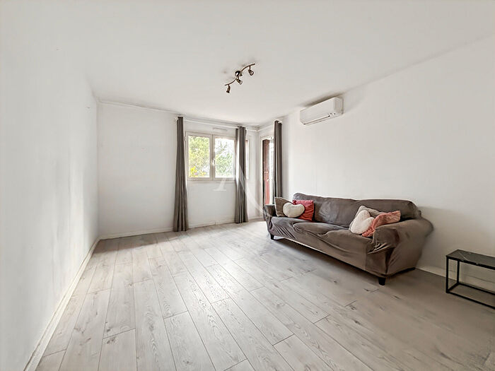 Appartement à vendre - Marseille e , Saint-Marcel - 3 pièces - 2 chambres