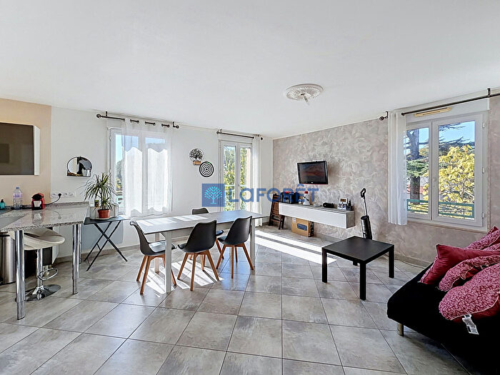 Saint-Pierre-du-Perray - Appartement 4 pièces à vendre