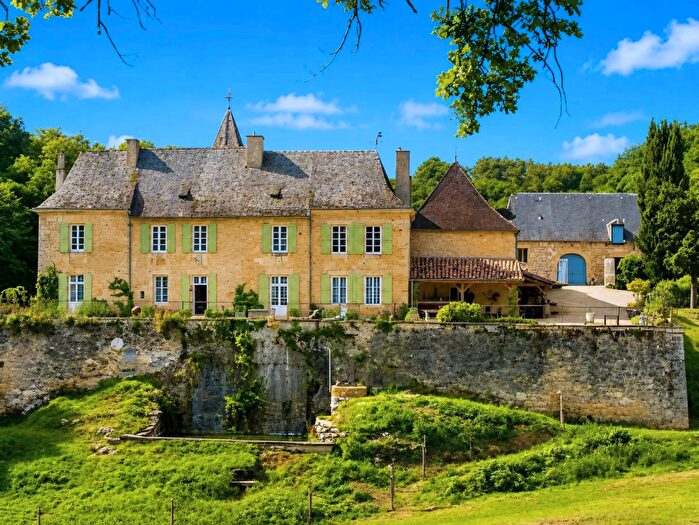 Maison 11 pièces à La Bachellerie, à vendre