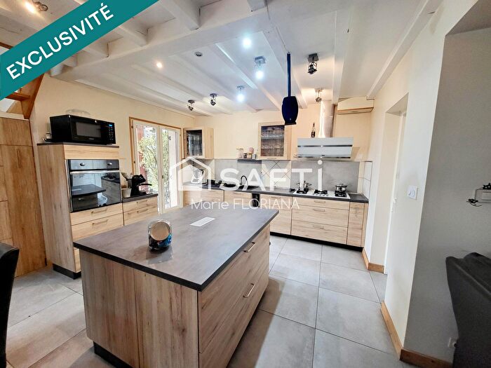 Maison à vendre - Lavancia-Epercy - 4 pièces - 3 chambres