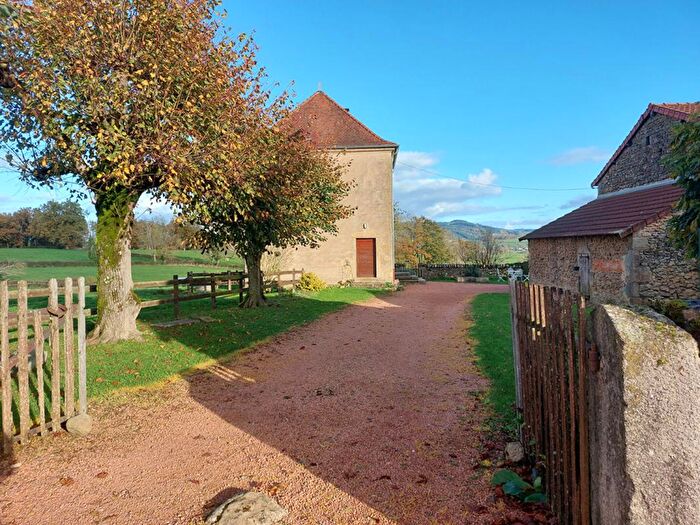 Saint-Laurent-en-Brionnais : Maison 5 pièces à vendre