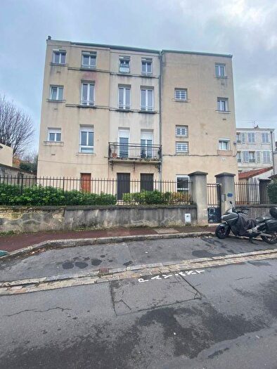 Centre Ville, Rueil-Malmaison : Appartement 2 pièces à louer