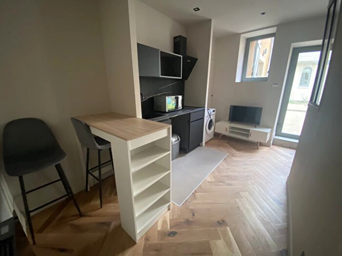 Appartement 1 pièce à Écully, à louer